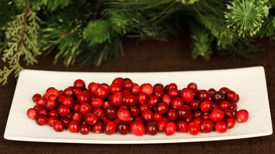 The Best Ways to Serve Fruit On a Charcuterie Board